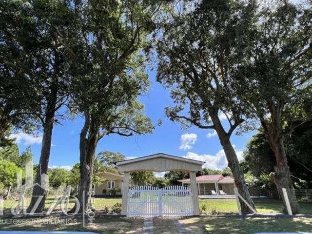 Lindo Sítio no Bairro Santa Luzia com 3 dormitórios, campo de futebol, açude, piscina