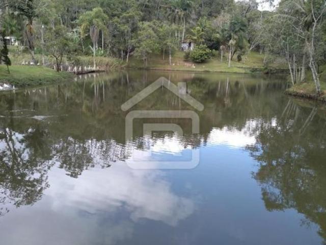 Lindo Sítio Rico em água