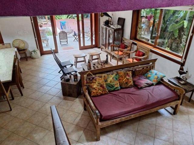 Lindo Sobrado Mobiliado com 6 dormitórios à venda, 280 m² por R$ 1.500.000 Camburi São Sebastião