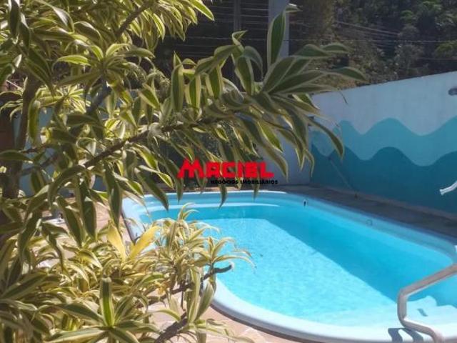 lindo sobrado mobiliado em Caraguá, com piscina, fogão a lenha churrasqueira