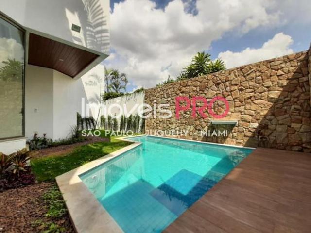 Lindo Sobrado na Chácara Klabin com 5 suítes, piscina, planta excelente!