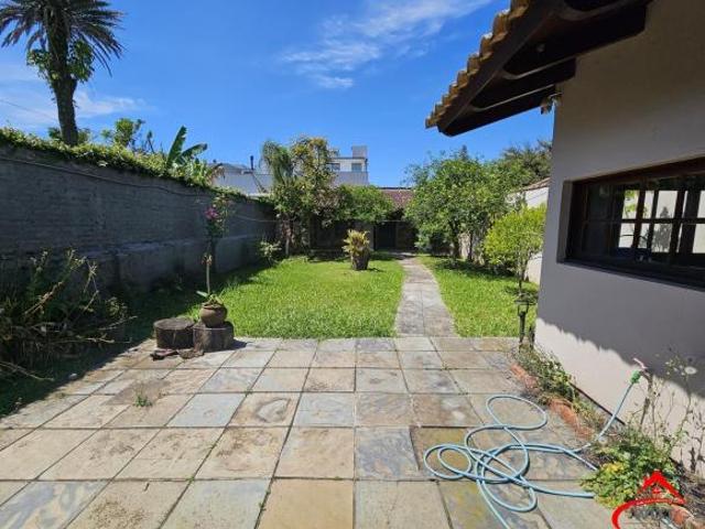 LINDO SOBRADO NO MELHOR PONTO DO BAIRRO TRISTEZA