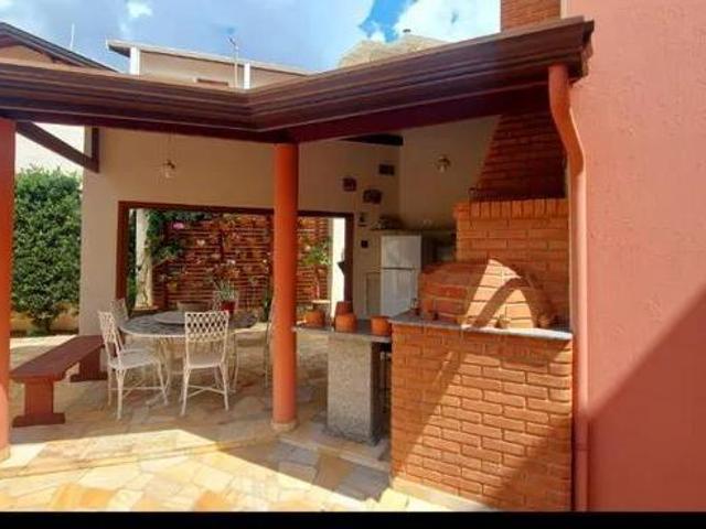 Lindo sobrado no condomínio Terras do Caribe em Valinhos SP
