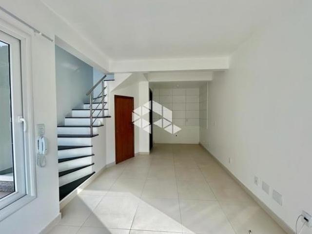LINDO SOBRADO NO CORAÇÃO DE CANOAS