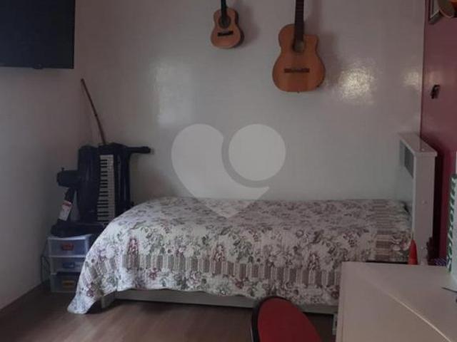 Sobrado à venda com 3 quartos, sendo 1 suíte, em Vila Caputera, Mogi das Cruzes