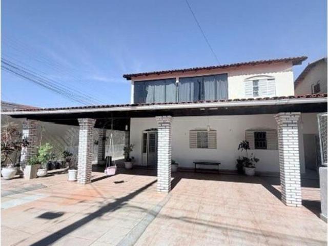 Lindo Sobrado no Residencial Santos Dumont – Aceita Financiamento e FGTS!
