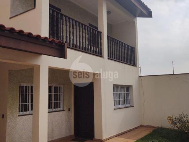 Lindo sobrado no Werner Plaas, casa com 4 dorm, ampla, sacada, vaga para 4 ca.