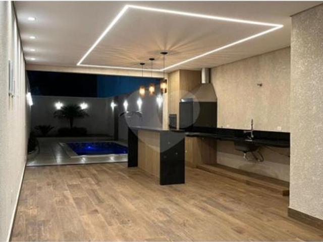 Lindo Sobrado novo com 3 suites no Tremembé