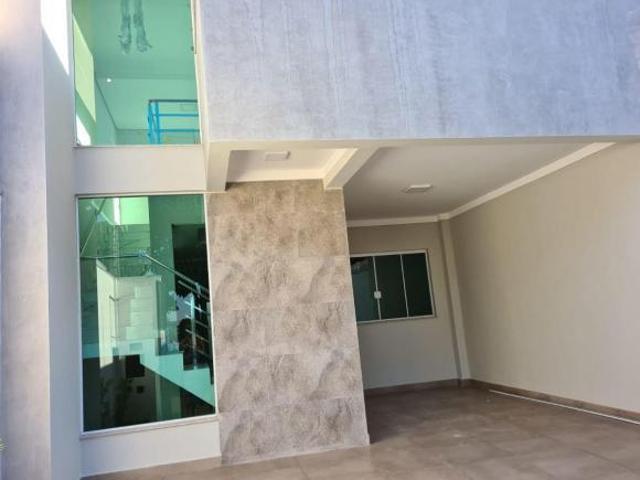 Lindo Sobrado Novo. Excelente localização.Próximo ao Senai e Av. Nildo Ribeiro.Terreno 150M2Construç