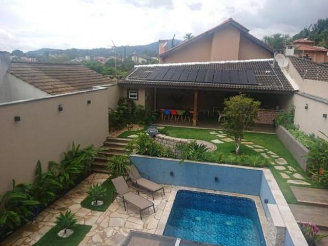 LINDO SOBRADO, ÓTIMA LOCALIZAÇÃO NA CIDADE DE ATIBAIA SP