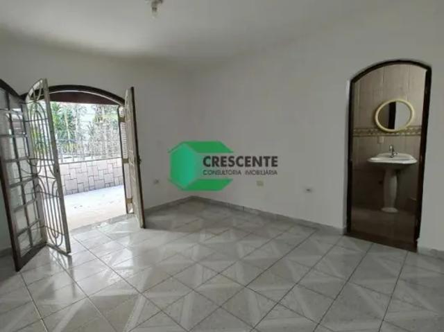 Lindo Sobrado a 200 metros da Padaria Vitória Régia