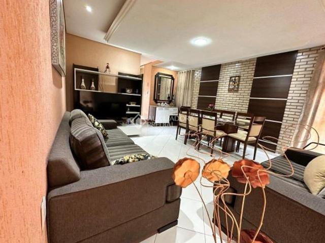 Lindo sobrado à venda com 178m² privativos, 4 quatro quartos, sendo 1 uma suíte