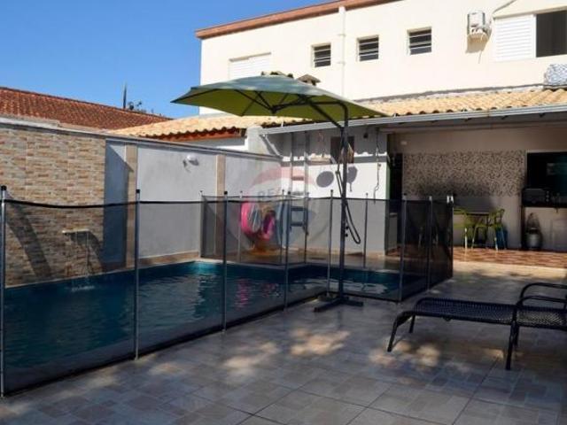 LINDO SOBRADO À VENDA COM 3 DORM ÁREA GOURMET E PISCINA EM ITANHAÉM – LADO PRAIA 200 metros do ma