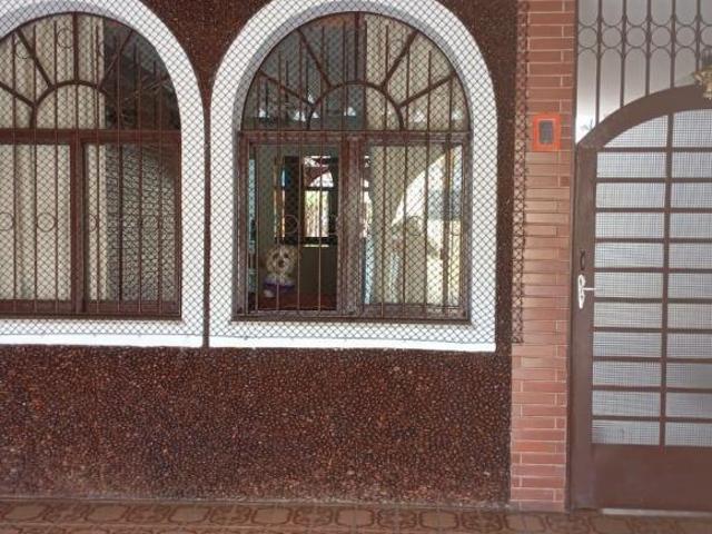 LINDO SOBRADO A VENDA COM 3 DORMITÓRIOS BAIRRO DO CAMPO LIMPO