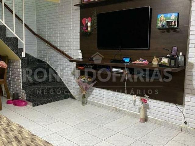 Lindo Sobrado a venda com 3 dormitórios e 130m² em interlagos!