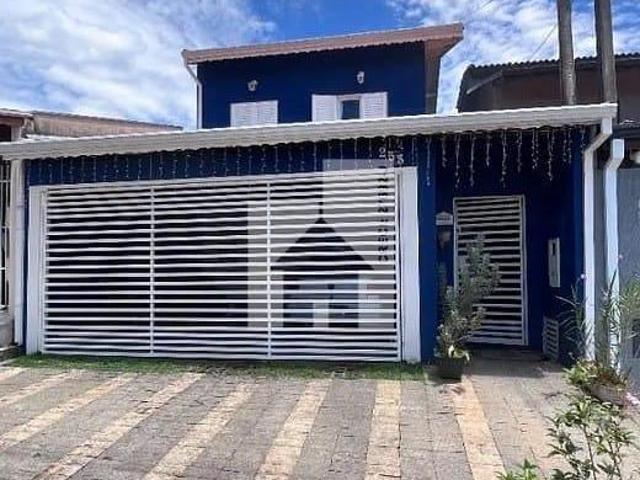 Lindo Sobrado à venda com 3 Dormitórios sendo 01 Suíte, Piscina, Espaço Gourmet,Jardim Sarapiranga
