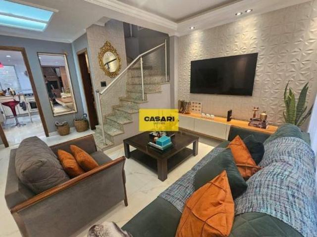 Lindo Sobrado à Venda em Santa Teresinha – 3 Dorms, Suíte com Closet, Quintal Gourmet!