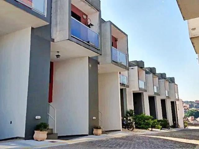 Lindo Sobrado à venda no Bairro da Itaberaba na Avenida Itaberaba