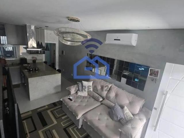 Lindo sobrado à venda no bairro do Golfinho em Caraguatatuba, SP Com área gourmet e SPA!