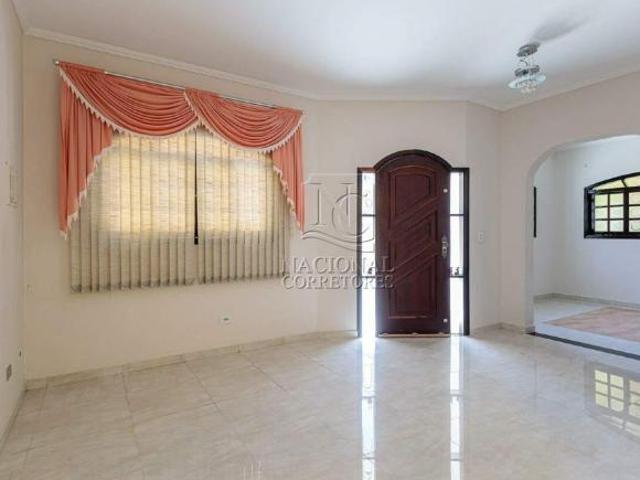 Lindo sobrado à venda no Parque Oratório – 3 dormitórios, suíte com varanda, área gourmet e 3 vagas