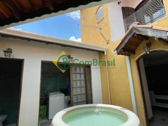 Lindo sobrado à venda no Residencial Colinas em Mogi das Cruzes