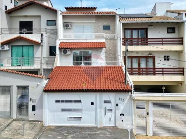 Lindo sobrado à venda na Chácara Jafet