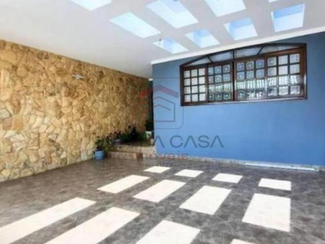 LINDO SOBRADO AGUA RASA COM 5 DORMITÓRIOS