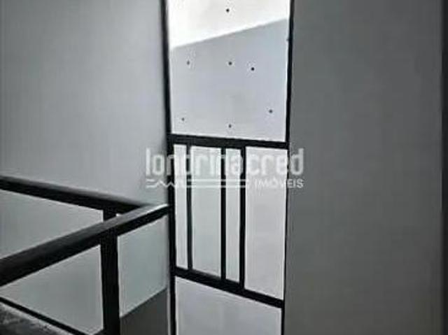 Lindo Sobrado Amplo e Moderno em Londrina: 205,70 m², 3 Suítes 1 Master com Hidro, Área Gourmet, P