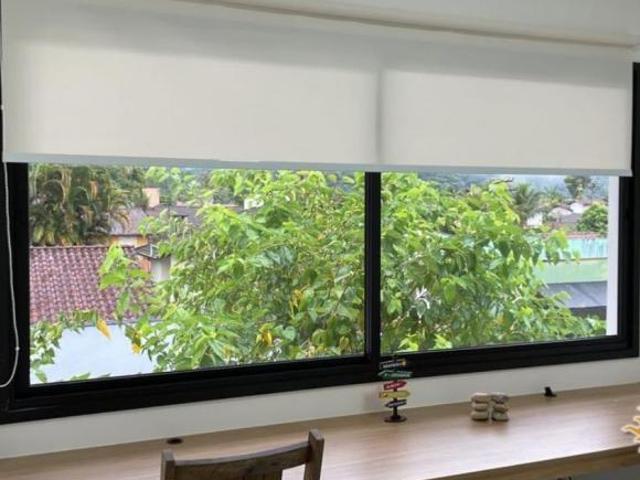 Lindo sobrado com 4 suítes amplas, piscina com cascata, mobiliada !