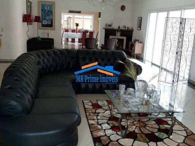 Lindo Sobrado com 4 suítes e 4 vagas cobertas Pq. dos Príncipes