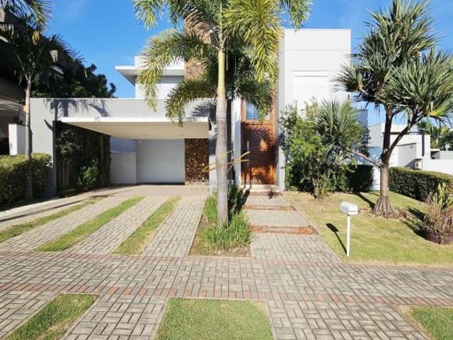 Lindo Sobrado com 4 Suítes, sendo 1 Master com Closet e Banheira, Piscina em Indaiatuba/SP