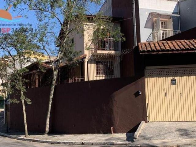 Lindo sobrado com 4 vagas de garagem, c/ 13/03/2026