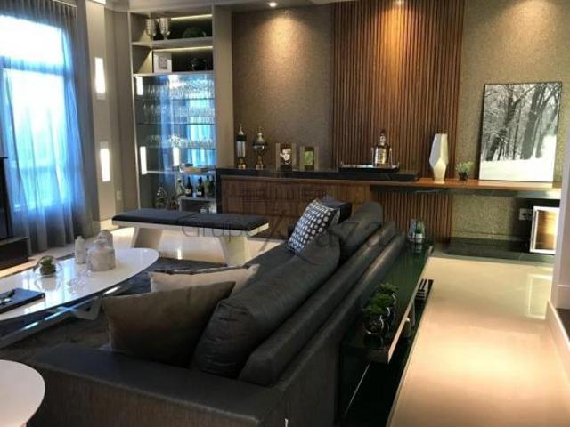 Lindo Sobrado com 607m² 5 Suítes, área gourmet, piscina e 10 vagas