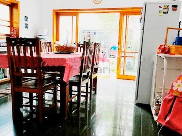 LINDO SOBRADO COM 03 SUÍTES EM ESTADO DE NOVO