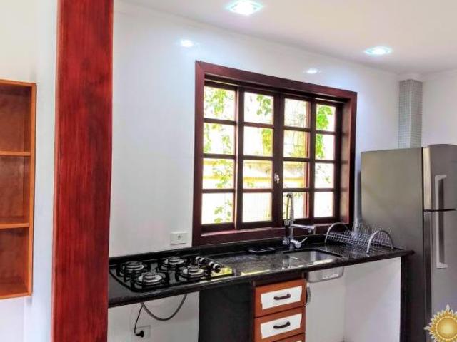 Lindo sobrado com 02 suítes, 01 delas com sacada, em localização privilegiada no Itaguá !