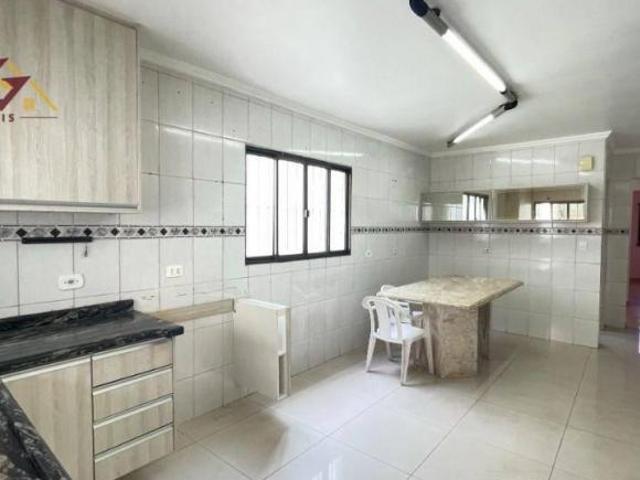 Lindo Sobrado com 142 m, sendo 3 dormitórios, 2 vagas de Garagem e Área gourmet Vila Capitão Rabel