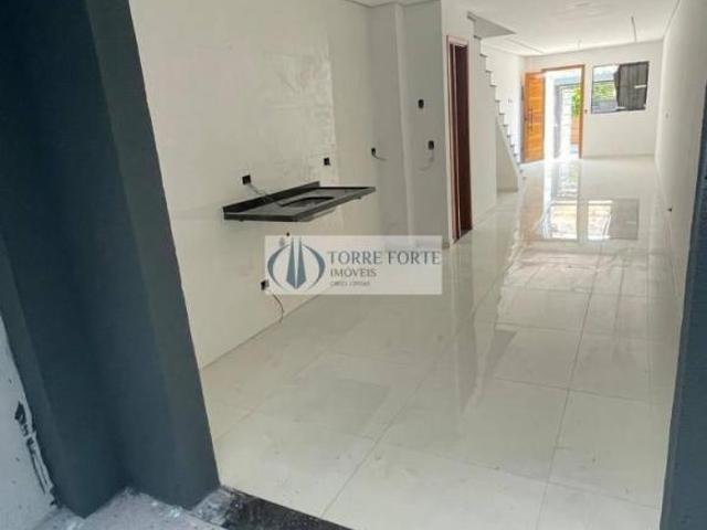 Lindo Sobrado com 2 Suites 1 vaga, Varanda na Vila Nhocune