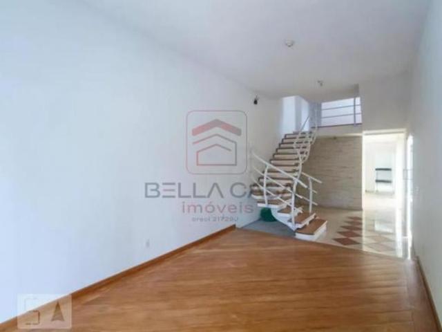 Lindo Sobrado com 300m2 e Piscina