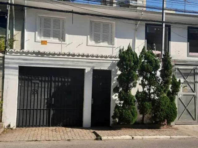 Lindo Sobrado com 3 dormitórios na Vila Olímpia