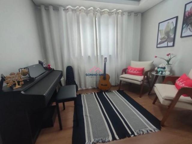 Lindo sobrado com 3 dormitórios, sendo uma suíte, sala tv, sala estar, sala jantar, cozinha planejad