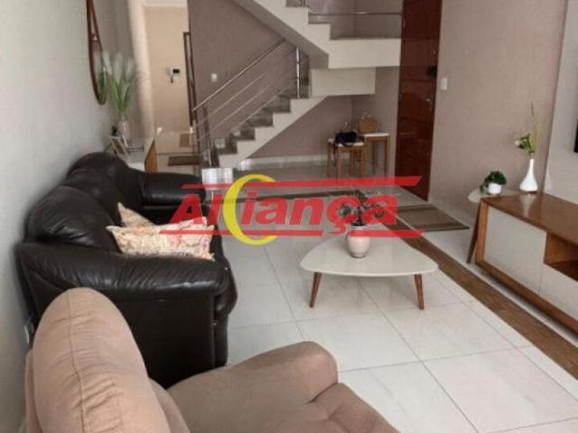 Lindo sobrado com 3 dormitórios 1 suíte 3 vagas cobertas Jardim Rosa de França