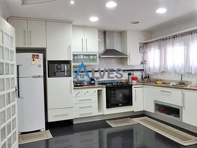 LINDO SOBRADO COM 3 DORMS NA VILA DAISY SBC