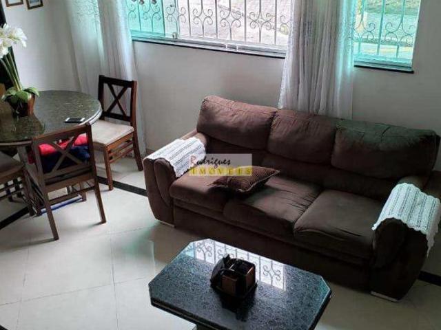 Lindo sobrado com 3 dorms, Centro, SV R$ 900 mil
