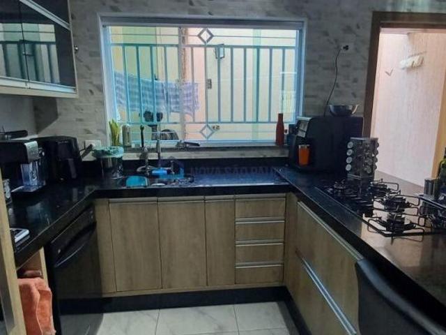 Lindo sobrado com 3 quartos, 1 suíte e 2 vagas