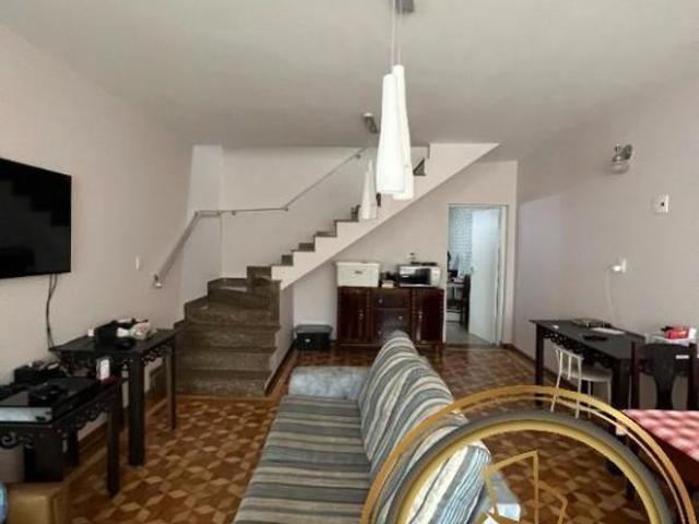 Lindo sobrado, com 3 quartos, 2 salas, edícula com 1 quarto e banheiro, garagem para 3 carros