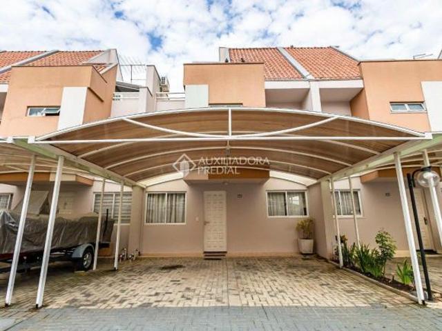 Lindo Sobrado com 3 Quartos, ático e Terraço A uma quadra da Avenida Brasília!