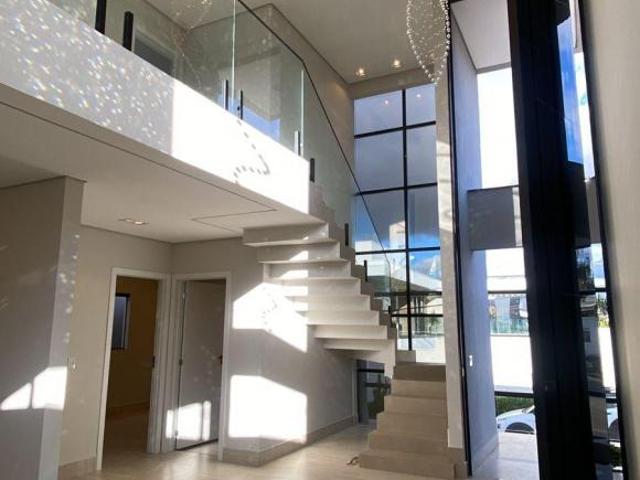 Lindo sobrado com 3 suítes e 220m² na Vicente Pires