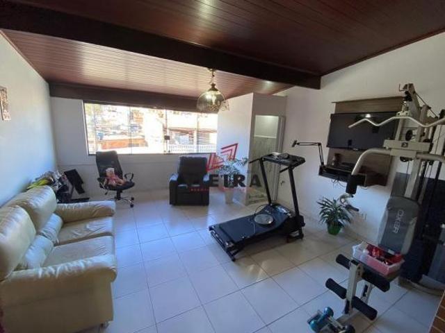 LINDO SOBRADO COM TERRAÇO E EDÍCULA