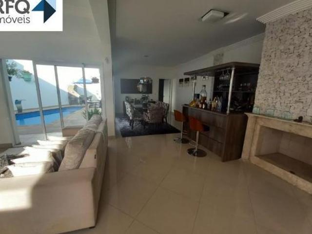 Lindo sobrado com área gourmet, churrasqueira e piscina no Bairro Jardim da Saúde!