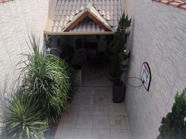 Lindo Sobrado com duas Suites